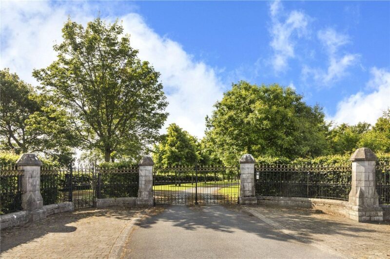 Gowran Castle, Gowran, Co. Kilkenny - FormerGlory.ie